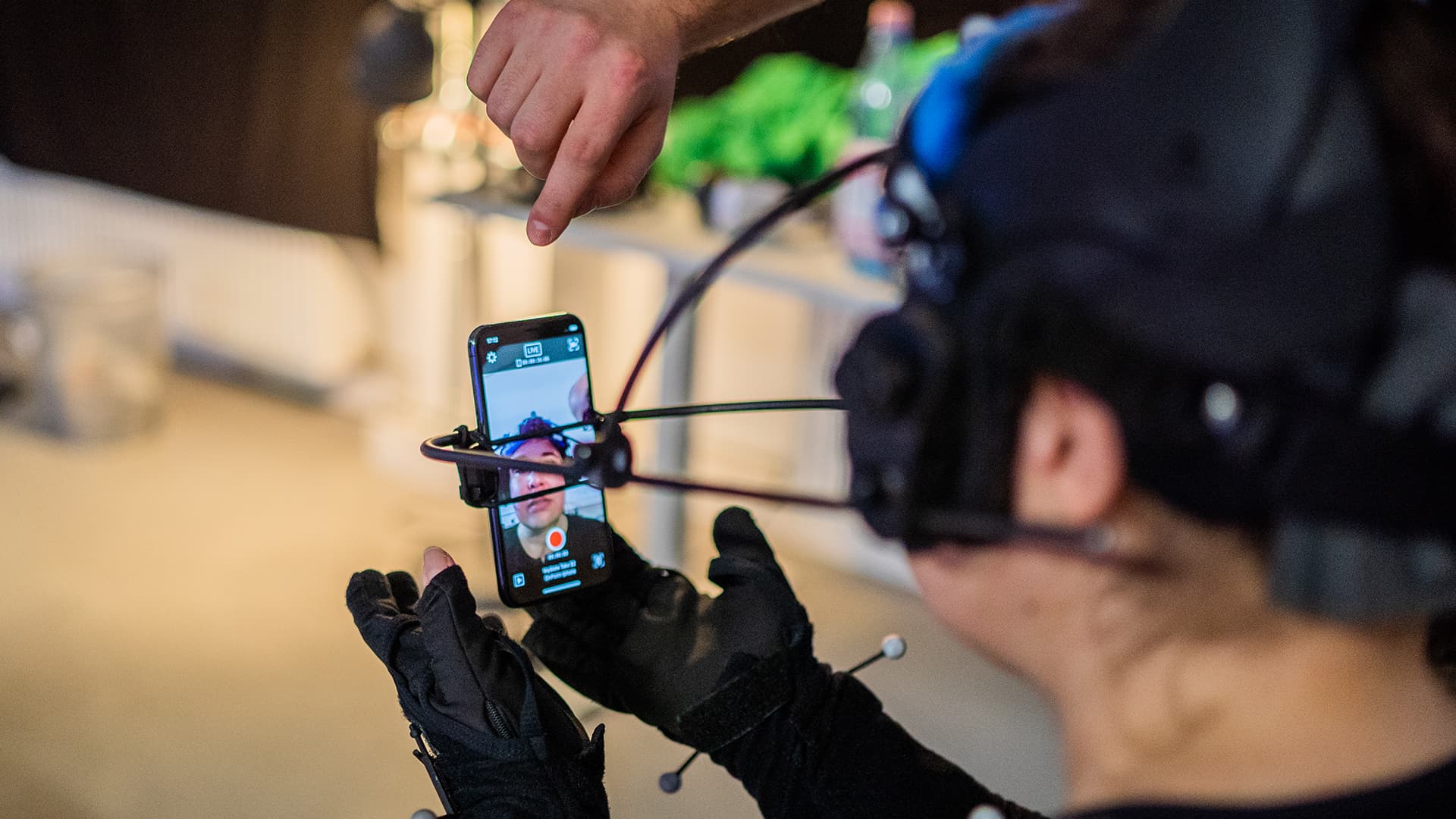 The world's leading hand motion capture solution - StretchSense